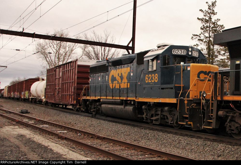 CSX 6238 on Q403